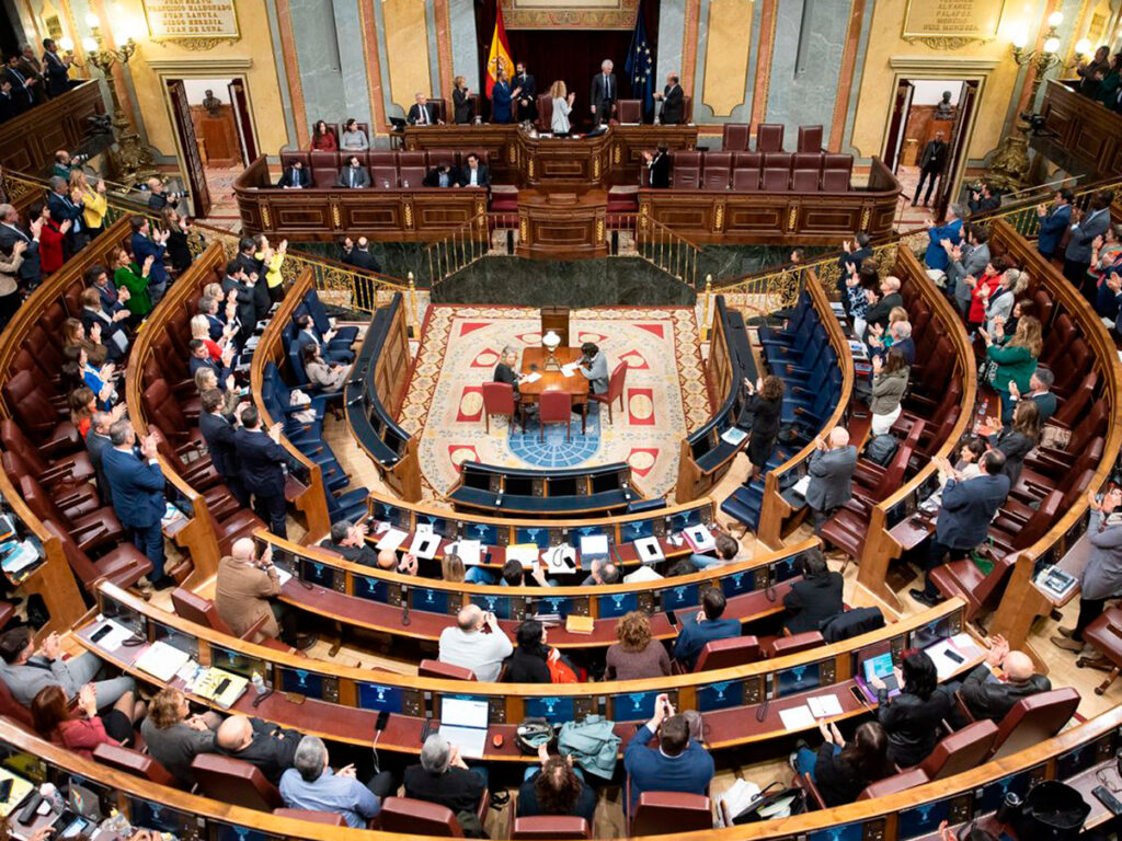 Aprobación De La Constitución Española – GAWPGS